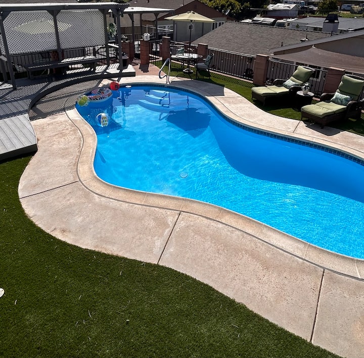 Suburban Poolside Cozy Casita, With A Beachy Vibe - San Diego, CA