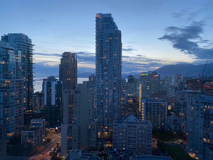 Experience Downtown High-end Livingstyle: Sea View - Vancouver