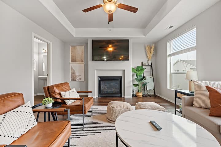 Blissful Bungalow - Sleeps 7 - Northern Quest Resort & Casino