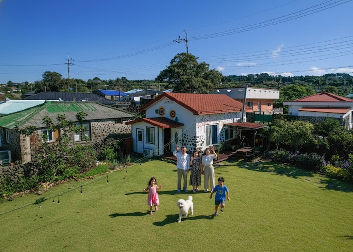 Private Garden, Cinema Stone House - Jeju