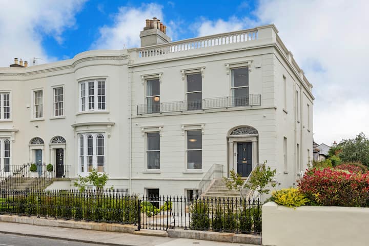 Elegant Period Waterside Home - Dublin