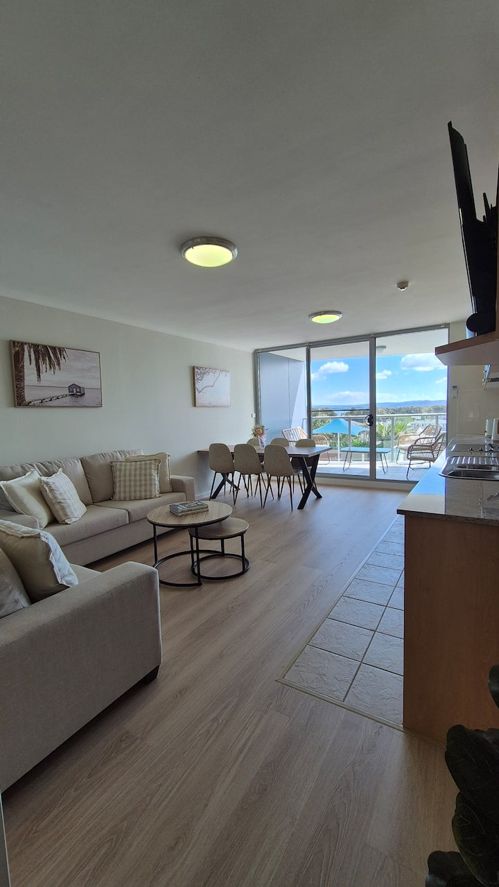 Sandy Beach Luxury Apartment - Bateau Bay