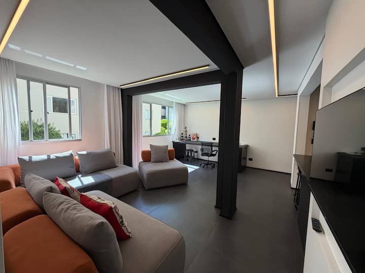 Apê + Garagem + Piscina + ÁRea Verde C/churrasq. - Curitiba