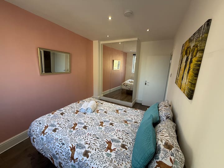 2 Bedroom Apartment Edgware Road - London, UK