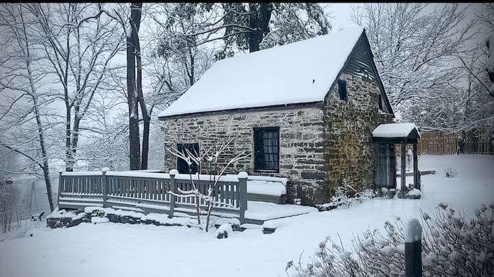 Magical Winter Wonderland Riverside Homestead - New Paltz, NY
