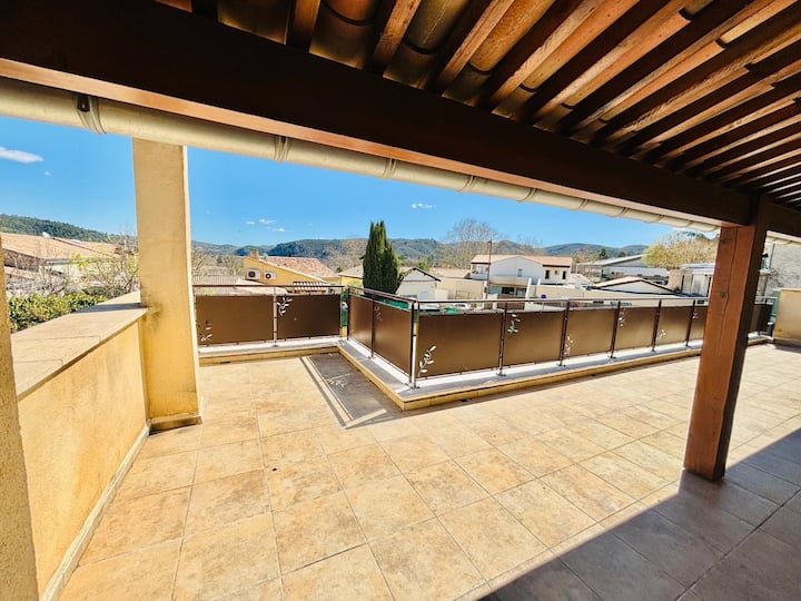 Logement Cosy Avec Vue Au Centre Du Village - Gréoux-les-Bains