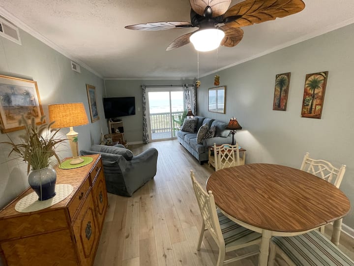 Sea Too- Direct Oceanfront - 6 Blocks To Main St. - Cherry Grove Beach, SC