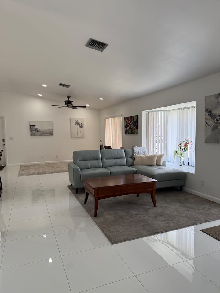 Sunny Retreat In Boynton Beach - Boynton Beach, FL