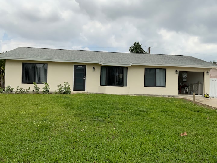 Sunny Retreat In Boynton Beach - Boynton Beach, FL