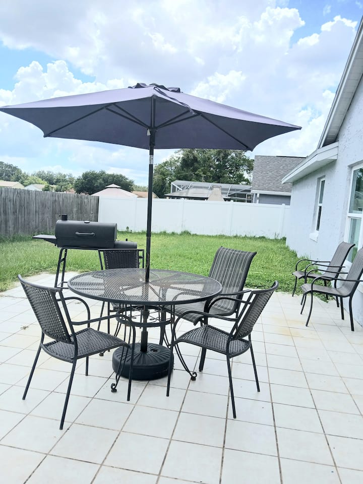 This Charming Home Offers Comfort And Convenience - Kissimmee