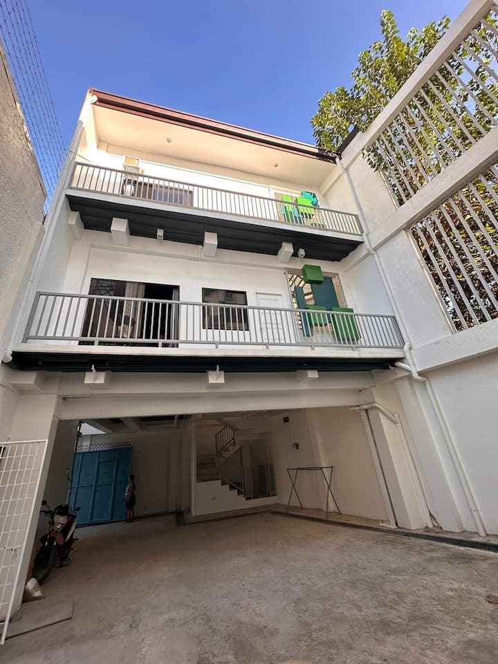 3br Building In Cebu City With Parking - Cebu City
