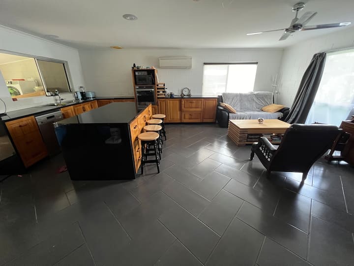 Bessy Brick- King Bed - Cairns