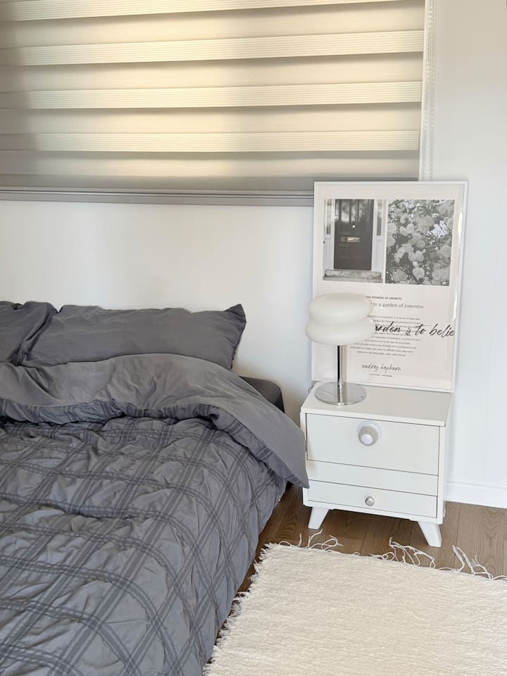 J2 Opensale 홍대입구역 도보3분 루프탑 짐보관가능 - 화정