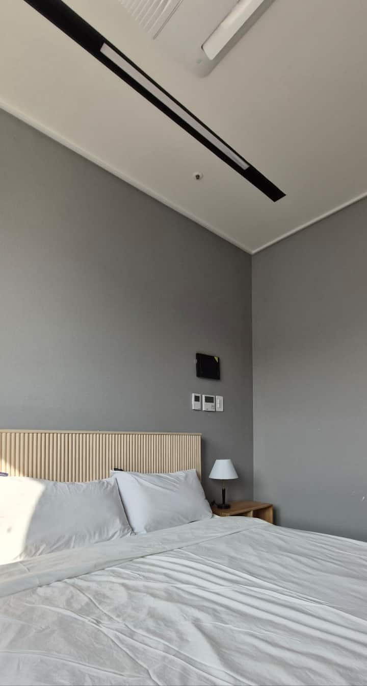 /베이먼트호텔 / 시몬스베드&중심가초고층시티뷰맛집&온돌신축보일러 - Busan