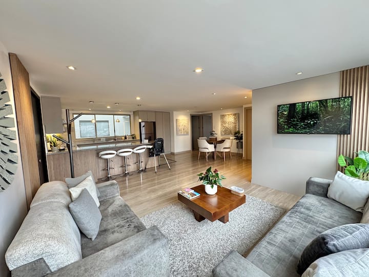 2 Br Apt – Great Views, Prime Spot & 24/7 Security - Ecuador