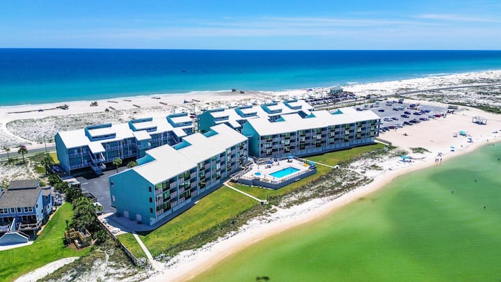 Gulf View Condo With Easy Access To Gulf, Sound An - Pensacola Beach, FL