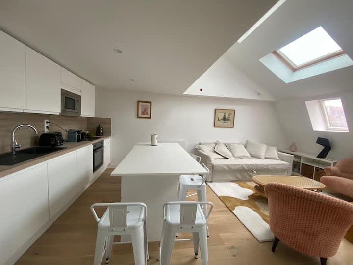 La Loge Des Artistes, By Concierge-city - Rijsel