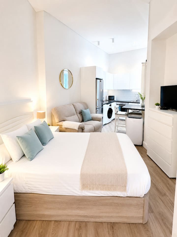 Grand Central House : Studio De Luxe - Gibraltar
