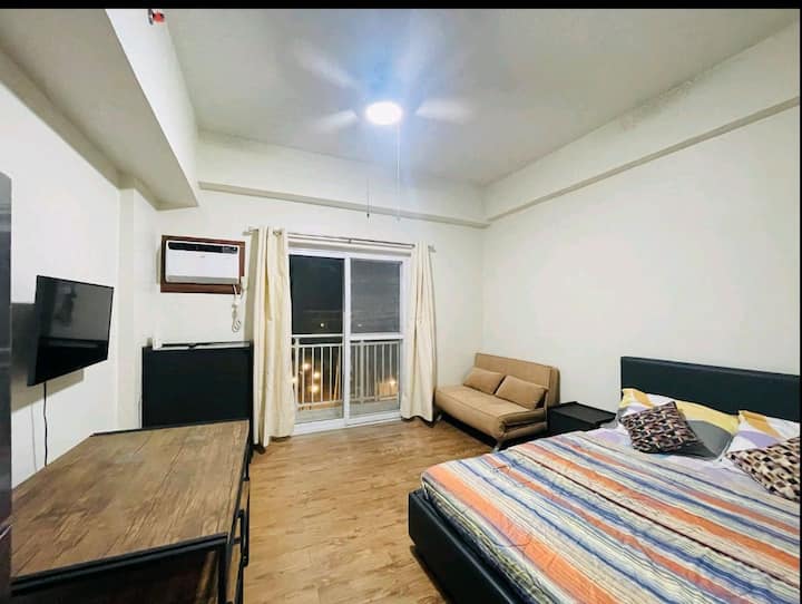 3 Mins To Airport, Wi-fi, Hot Shower, Pool, Gym - Lapu-Lapu City