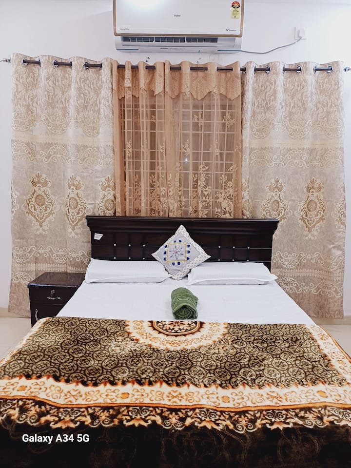 Ritzy 3bhk(silver Sky Home Stays) With A/c. - Hyderabad