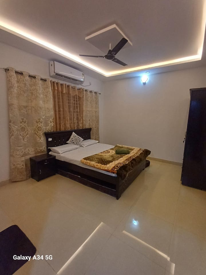 Ritzy 3bhk(silver Sky Home Stays) With A/c. - Hyderabad