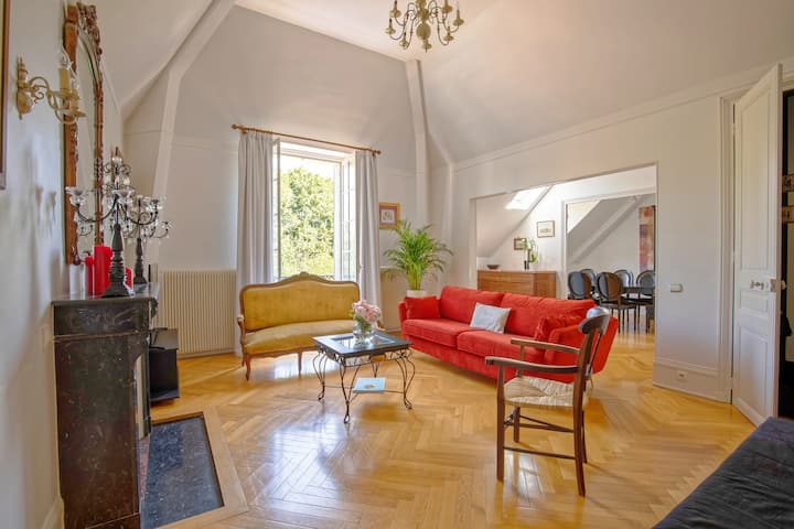 La Maison Particulière-versailles / Paris - Versailles