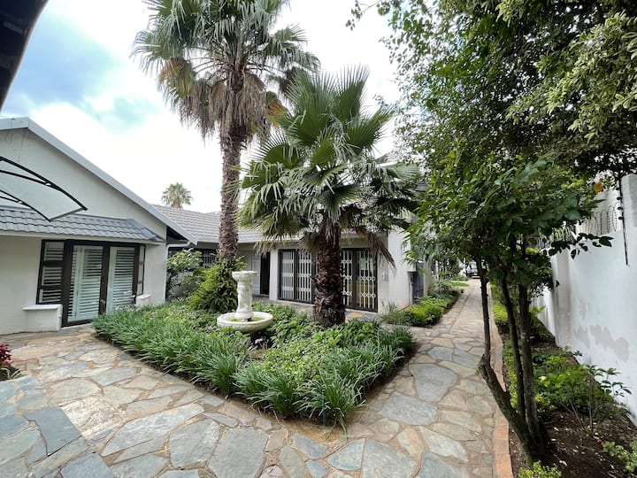 Gorgeous Home In Bryanston - Sandton