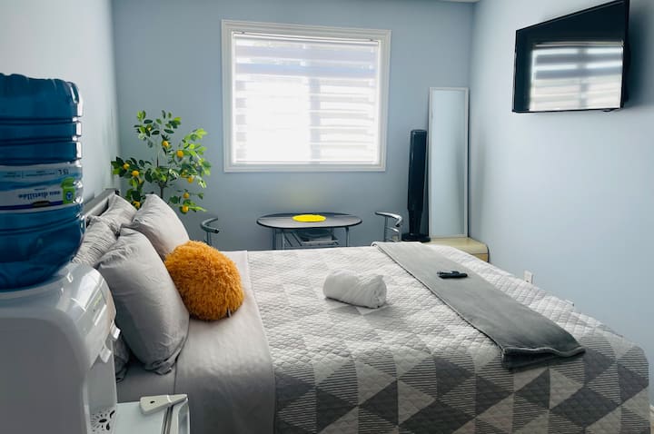 Peaceful Oasis - Room In East London - London, Ontario