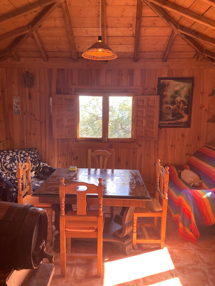 Casita Del Arbol - Uriges Ferienhäuschen - Benarrabá