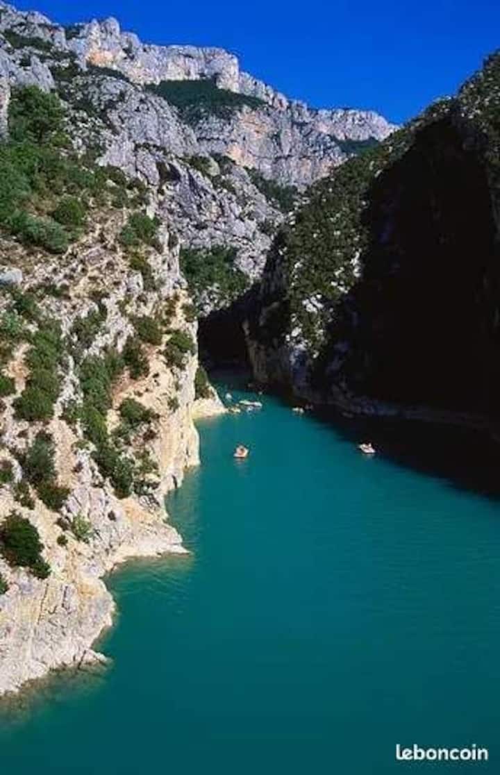 Alpes Htes Provence / Camping 3* / 4 P / Lac - Bauduen