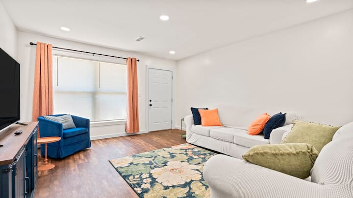 Stylish, Fully Furnished Apartments - Comfort And - Camden, MO