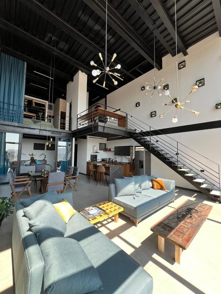 Loft Estilo Industrial Con Vista A Gto / Hurrem - Guanajuato