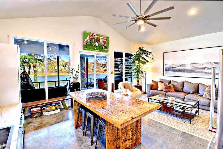 Midnight Eddy @ Water's Edge *Lake Front *Hot Tub - Fayetteville, AR