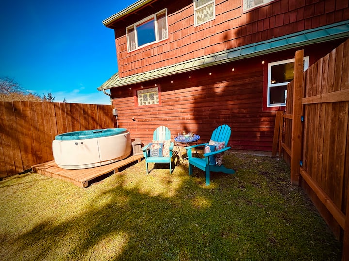 Artisans Haven-hottub-toys-firepit-group Hangout - 7 Cedars Sequim Casino