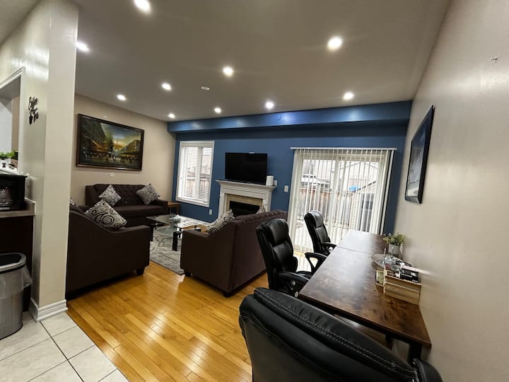 Luxurious Family Retreat Near Canada's Wonderland - Vaughan