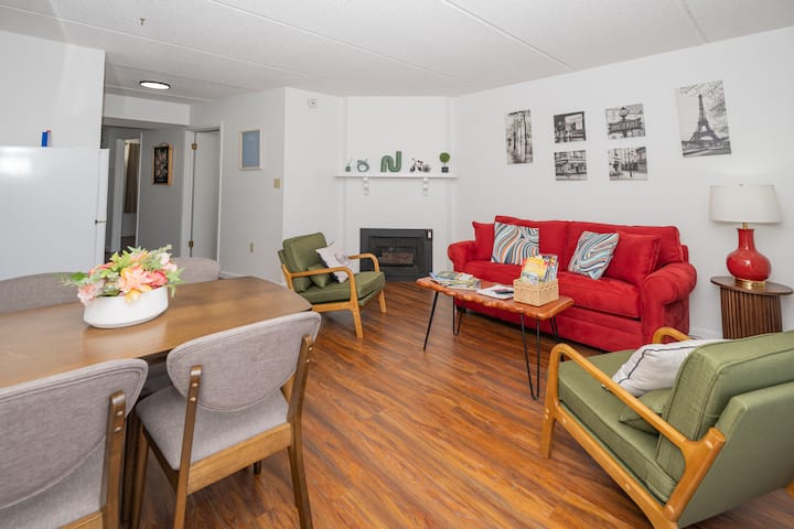 Downtown Gatlinburg Condo/sleeps 4/ #508 - Gatlinburg, TN