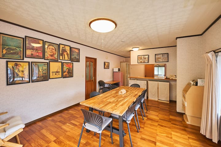 無料送迎、大画面映画＆Bbq満喫、キッズコーナー、大人数可能な、6台駐車可能 - 河口湖