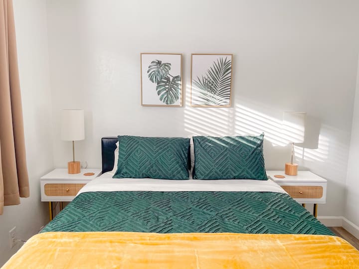 Private Room With Desk Near Lgb - Long Beach, CA