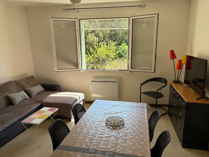 Appartement Dans Maison De Village , Proche Mer . - Sauvian