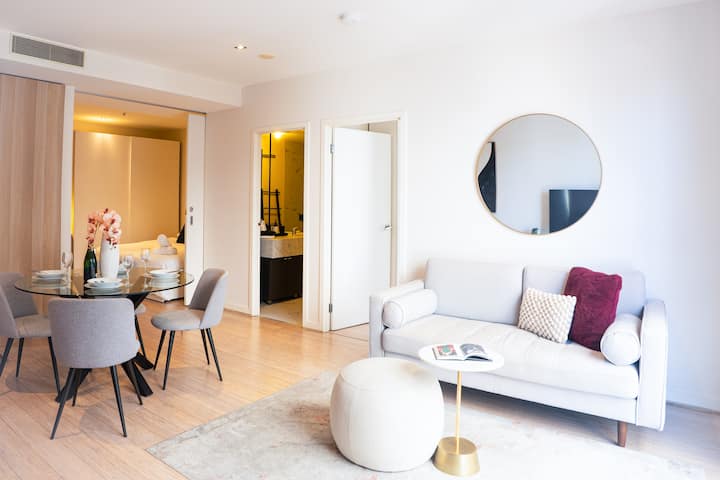 Stylish Luxe Cbd 2br Apt In Qv • Pool, Gym, Views - Melbourne
