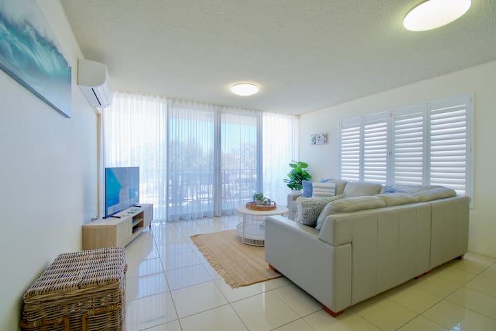 Oceanfront Escape | Pool, Views & Great Location! - Sunshine Coast