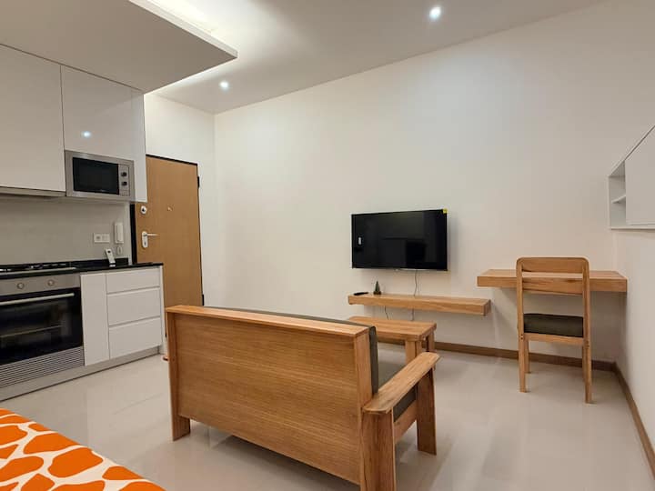 "Frelux Urban Studio—ferias E Negocios." - Praia