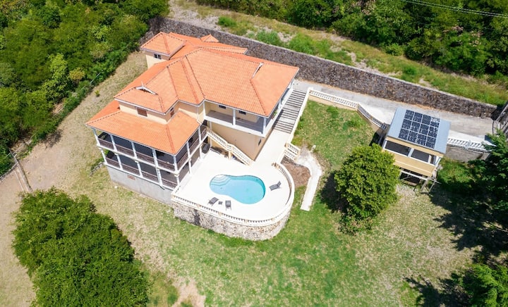 Royalty's Retreat - Saint Lucia
