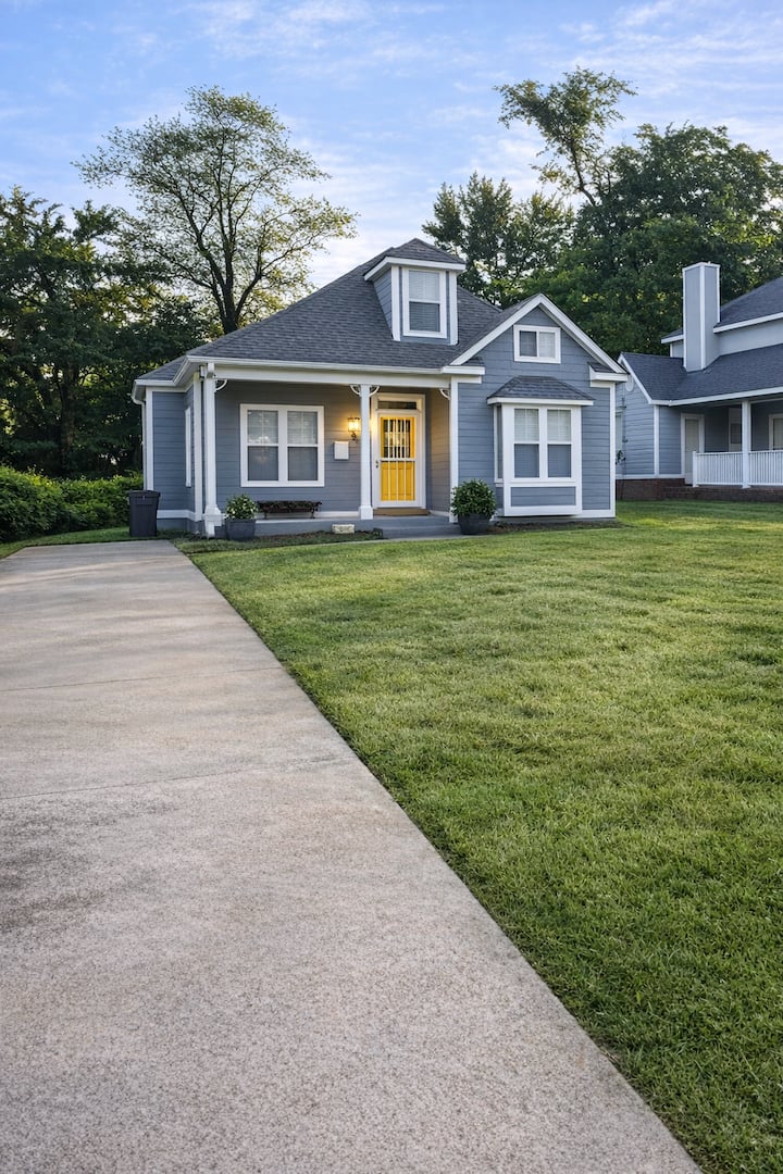 Cozy Memphis Retreat | King Bed | Near Downtown - Memphis, TN