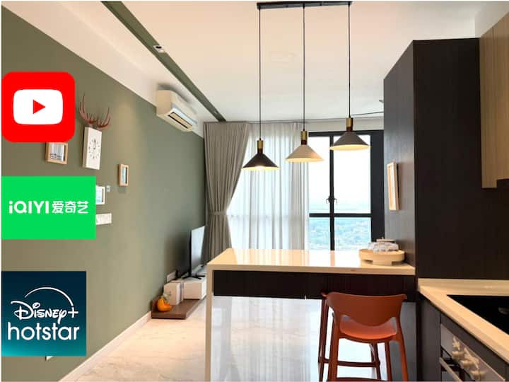 Red Sunset Studio Sky 88 Jb Town | Disney Hotstar - Johor Bahru