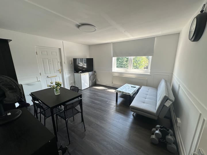 Quirky Modern Two Bed Flat With A Sofa Bed Too - 格林威治