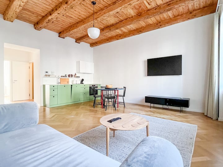 Beautiful Spacious Apartment - Bratislava