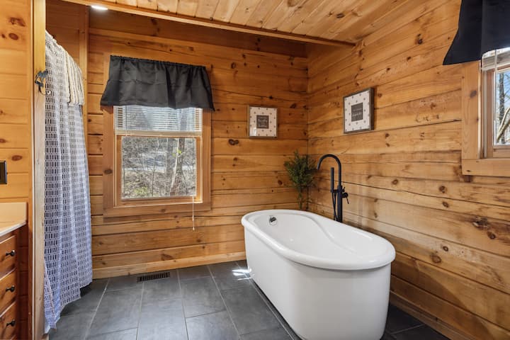 Cozy Cabin Near Gatlinburg/pigeon Forge/dollywood - Gatlinburg, TN