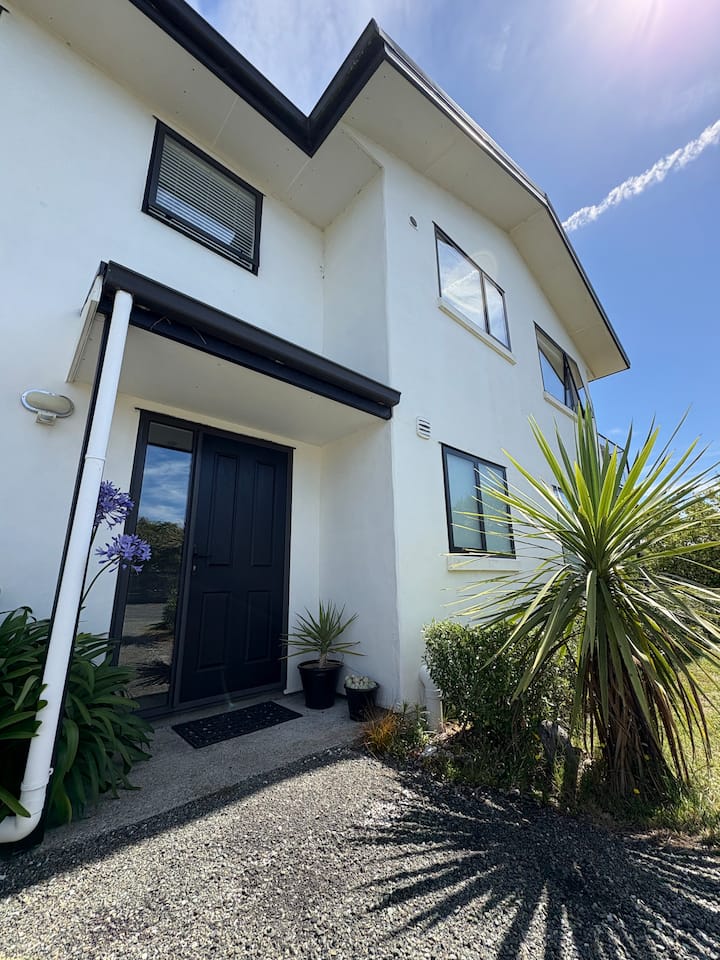 Delightfully Fresh Pohara Beach House - Tākaka