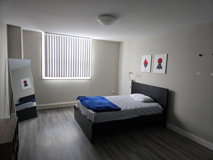 Cozy Unit Near Western U - London